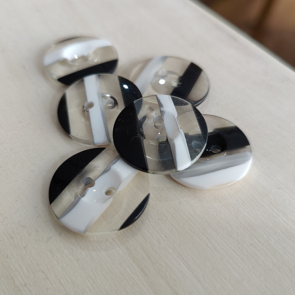 BLACK & WHITE STRIPE BUTTONS 143 :: 22MM– Ginger Twist Studio